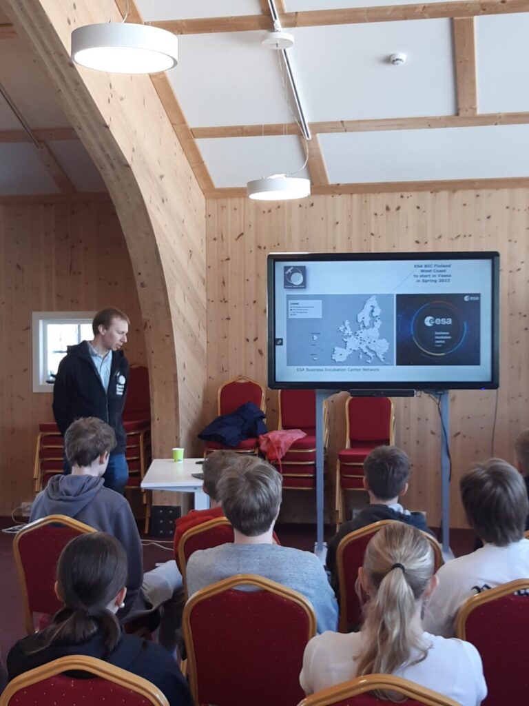 Student Satellite Workshop – KVARKEN SPACE CENTER